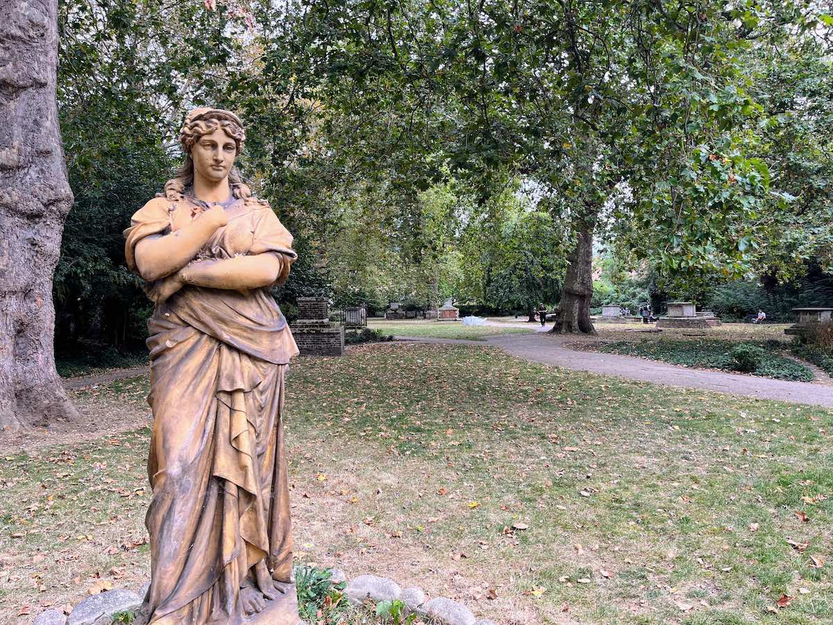 St George's Gardens, Bloomsbury: A Hidden Historic Garden - Living ...